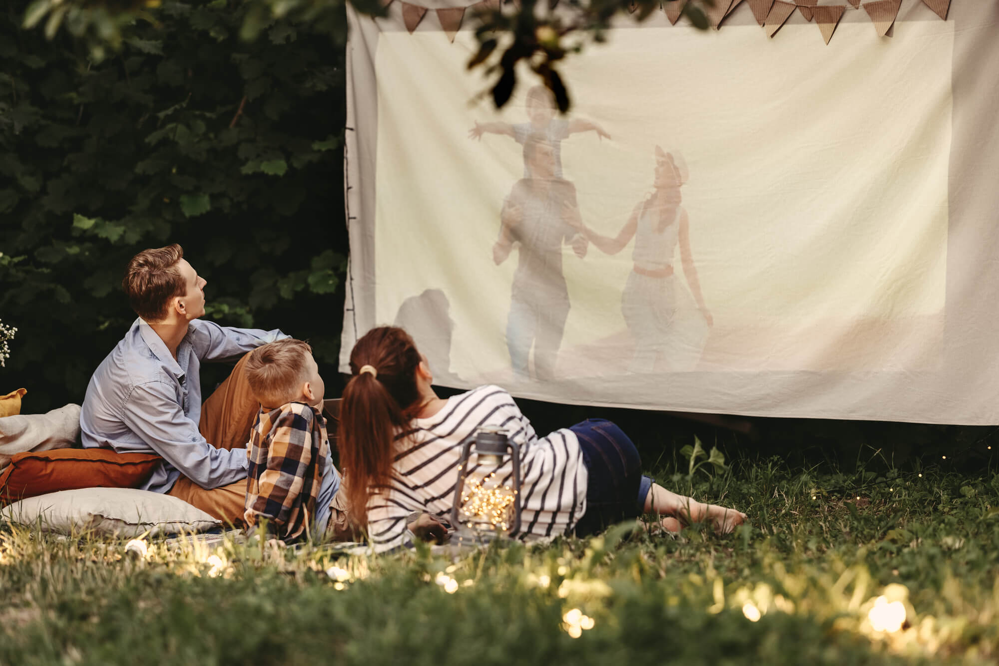 16 Games to Play at a Sleepover: Fun Ideas for a Memorable Night